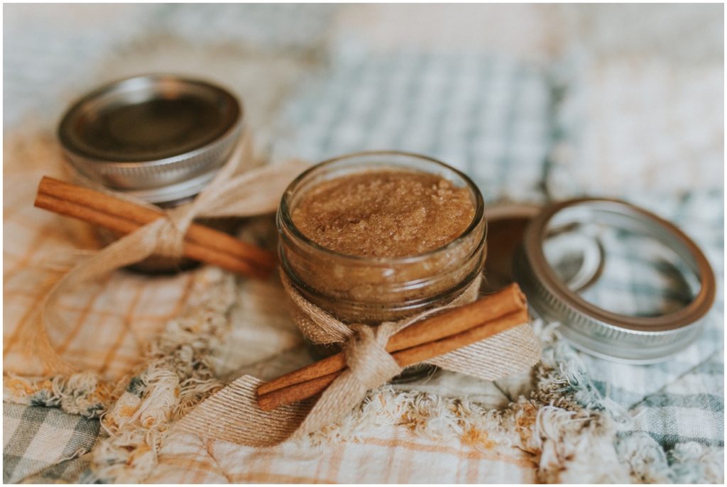 DIY Cinnamon Vanilla Sugar Body Scrub | torikelner.com