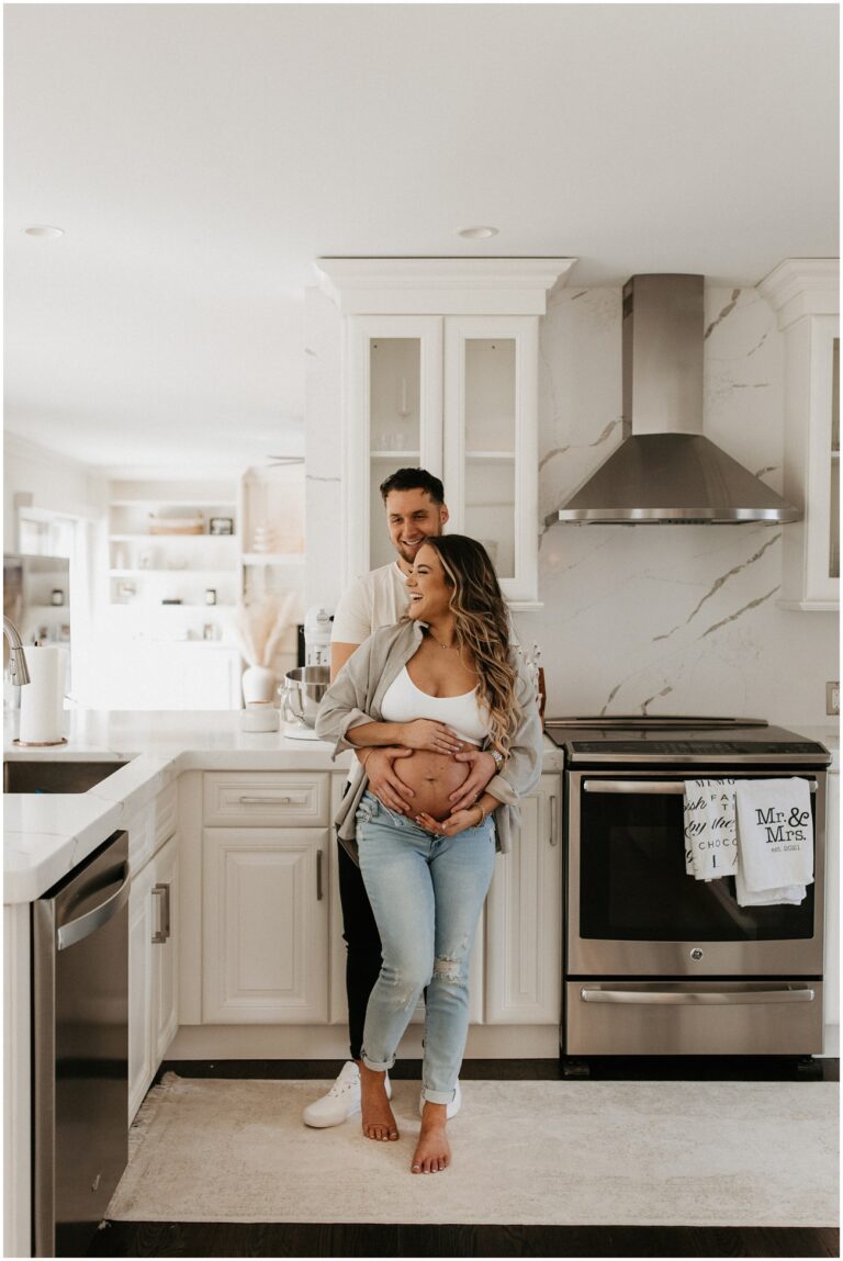 In-Home Maternity Session, PA | Hannah & Andrew | torikelner.com